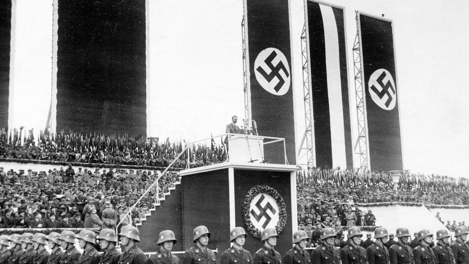 logo!: Adolf Hitler - logo!